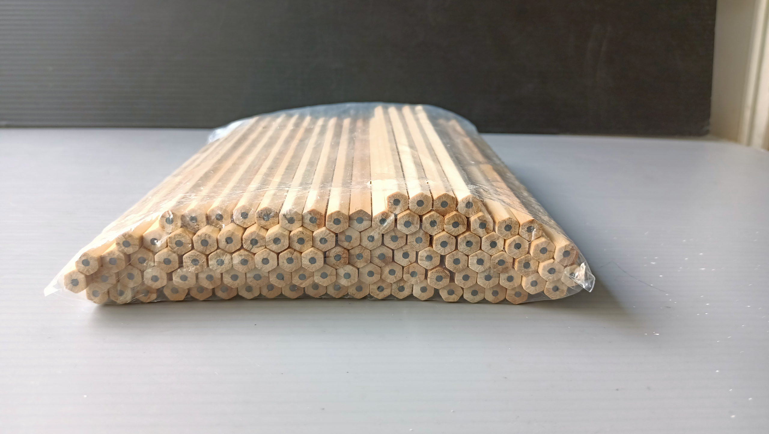 PENSIL HOTEL SEGIENAM KAYU ISI 100 PCS - Supplier Hotel