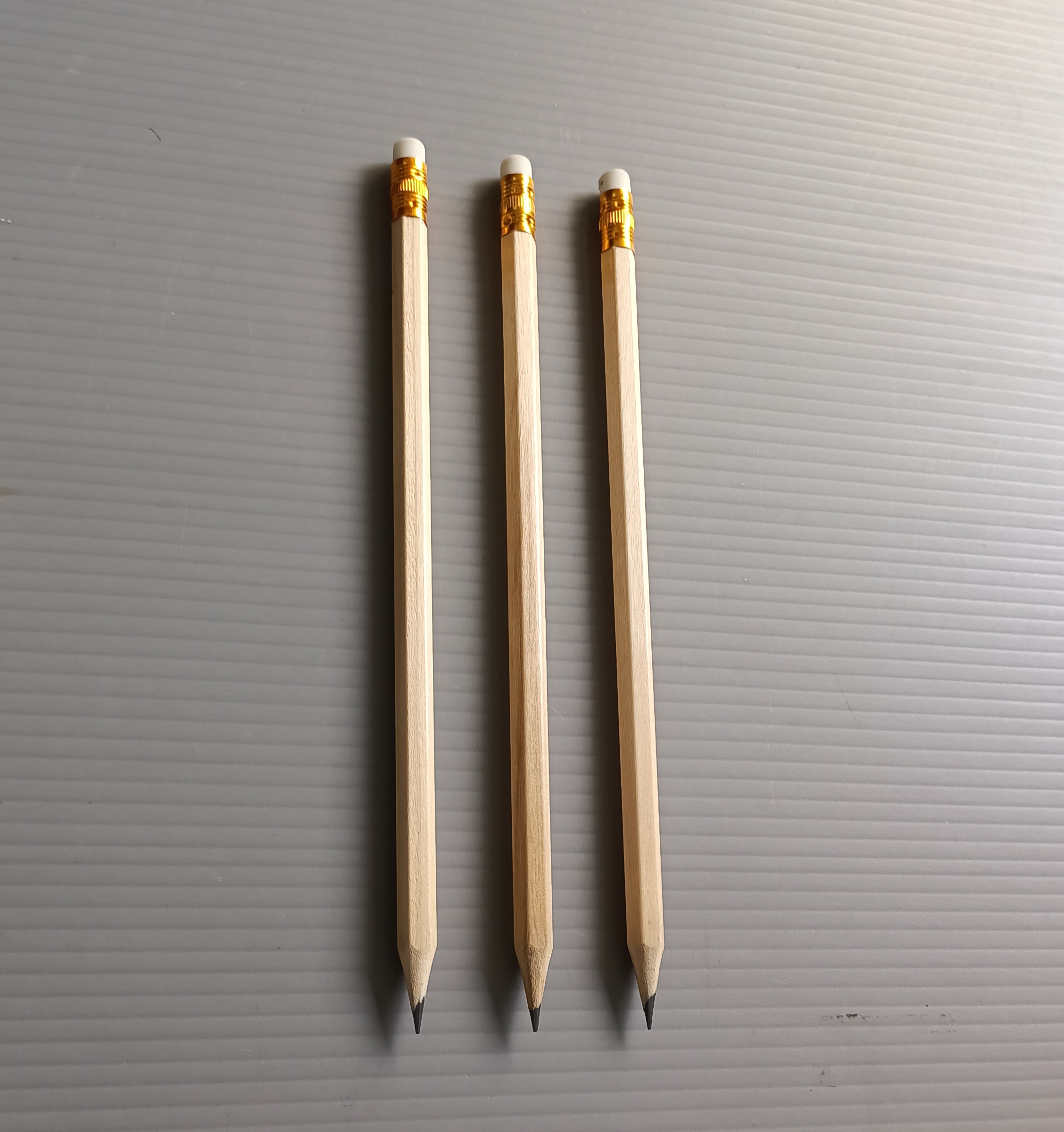 PENSIL HOTEL SEGIENAM KAYU PENGHAPUS - Supplier Hotel